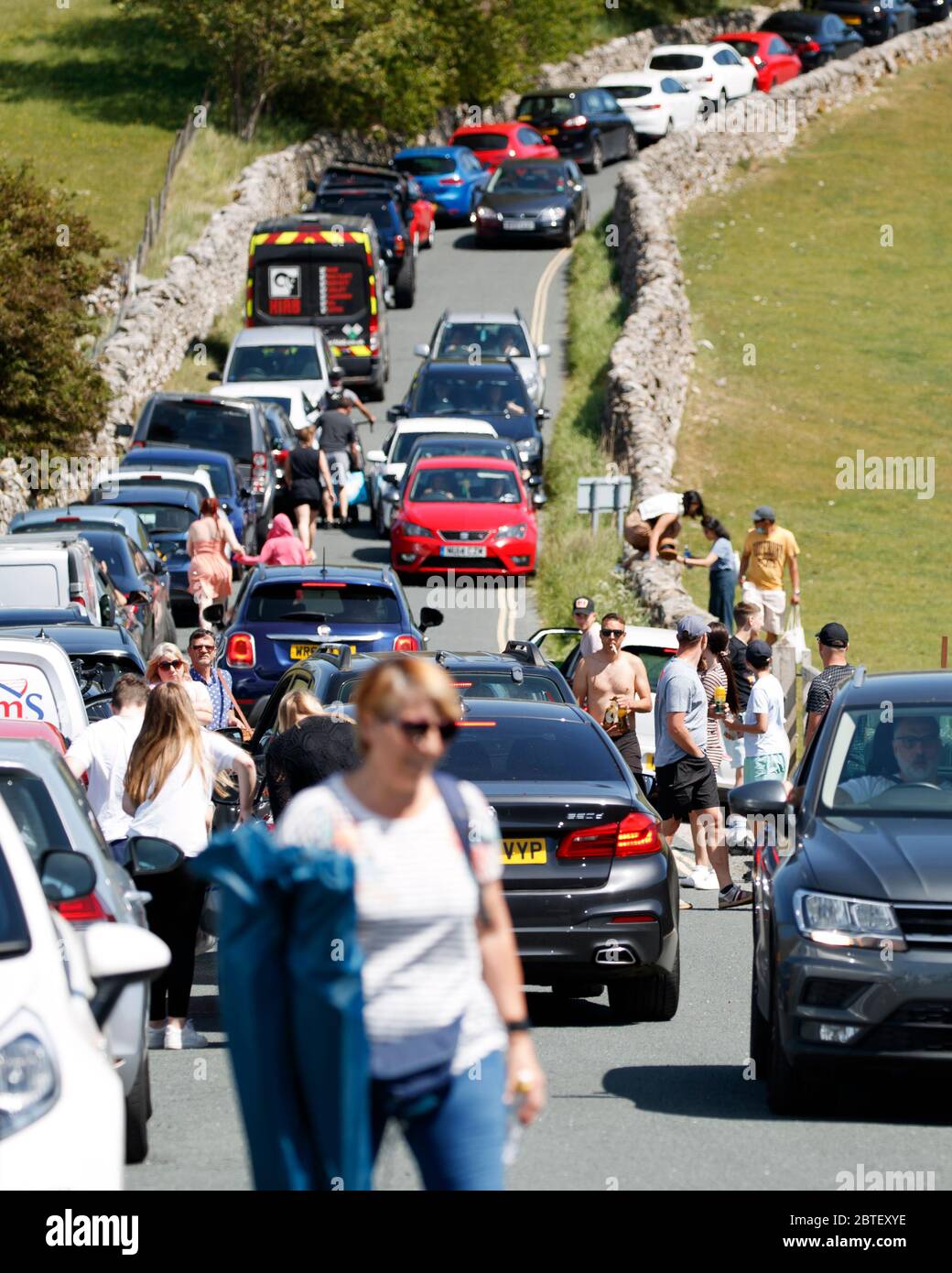 Gridlock stretches on road in burnsall in the yorkshire dales hi-res ...