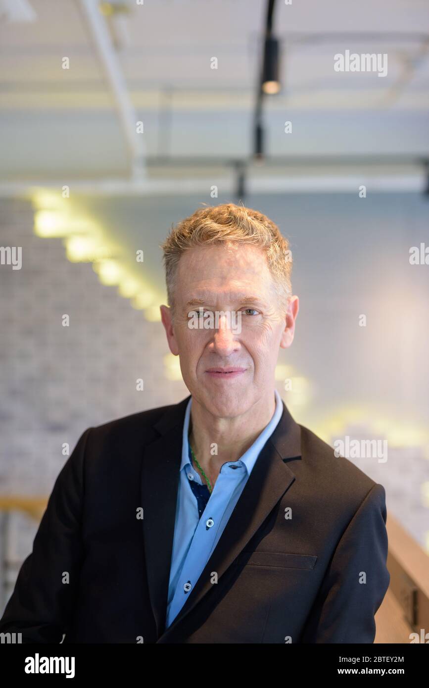 Inside interior people building hi-res stock photography and images - Alamy