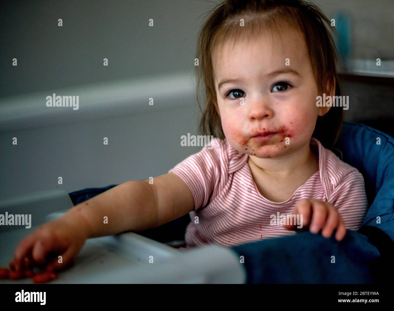 Messy face hi-res stock photography and images - Alamy