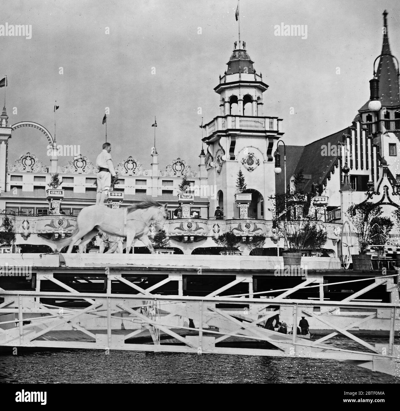 Outdoor Circus, Luna Park, Coney Island ca. 1910-1915 Stock Photo - Alamy