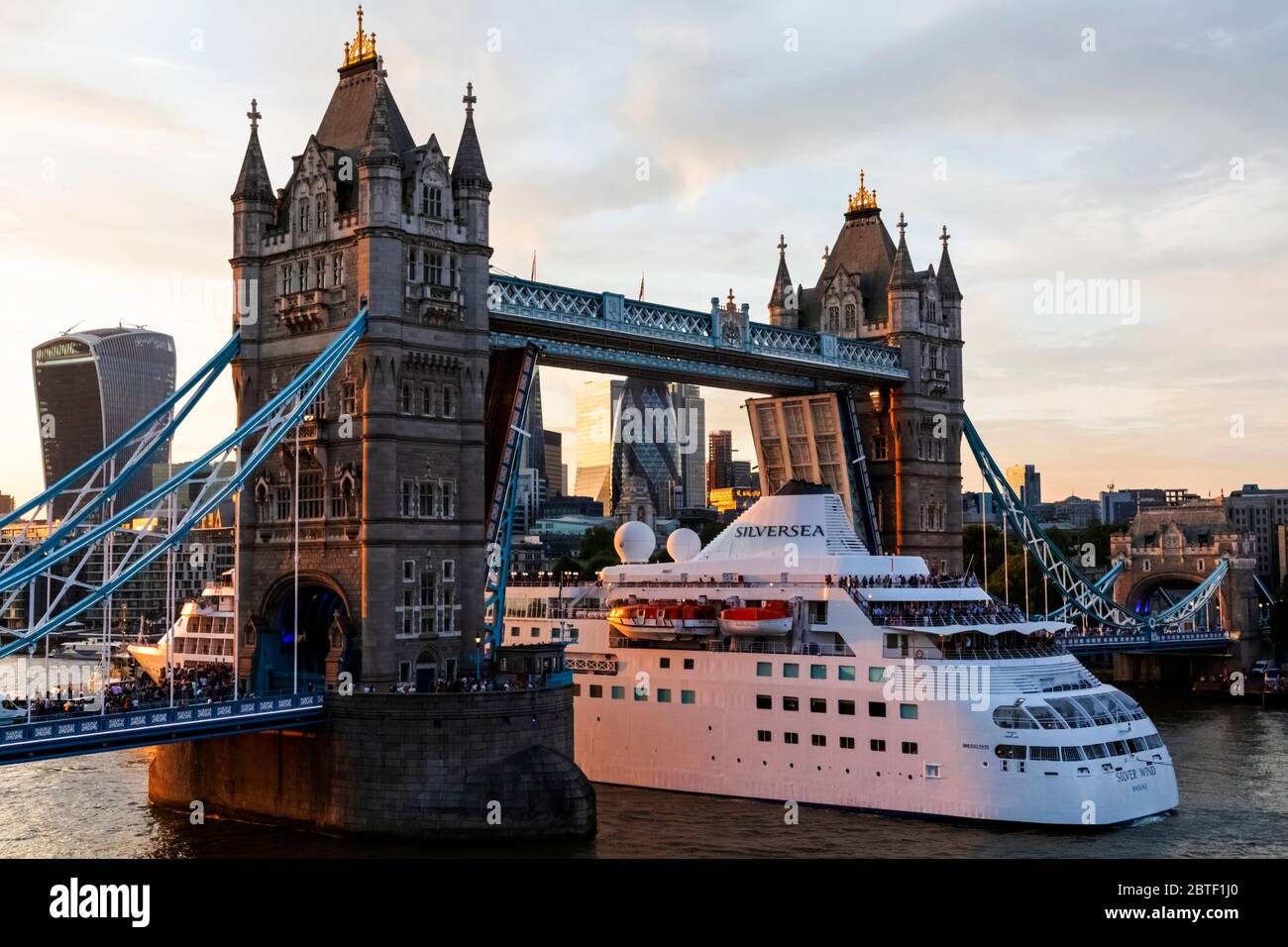 Luxury cruise ship silver wind passing through tower bridge hi-res ...
