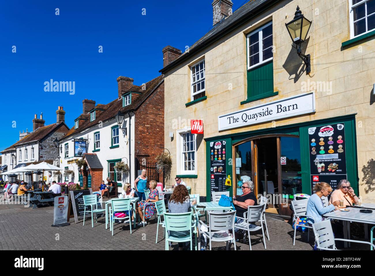 England, Dorset, Isle of Purbeck, Wareham, Quayfront Cafe and Pub Stock ...