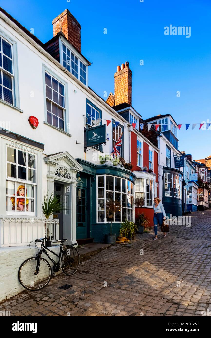 Lymington shops quay hill hi-res stock photography and images - Alamy