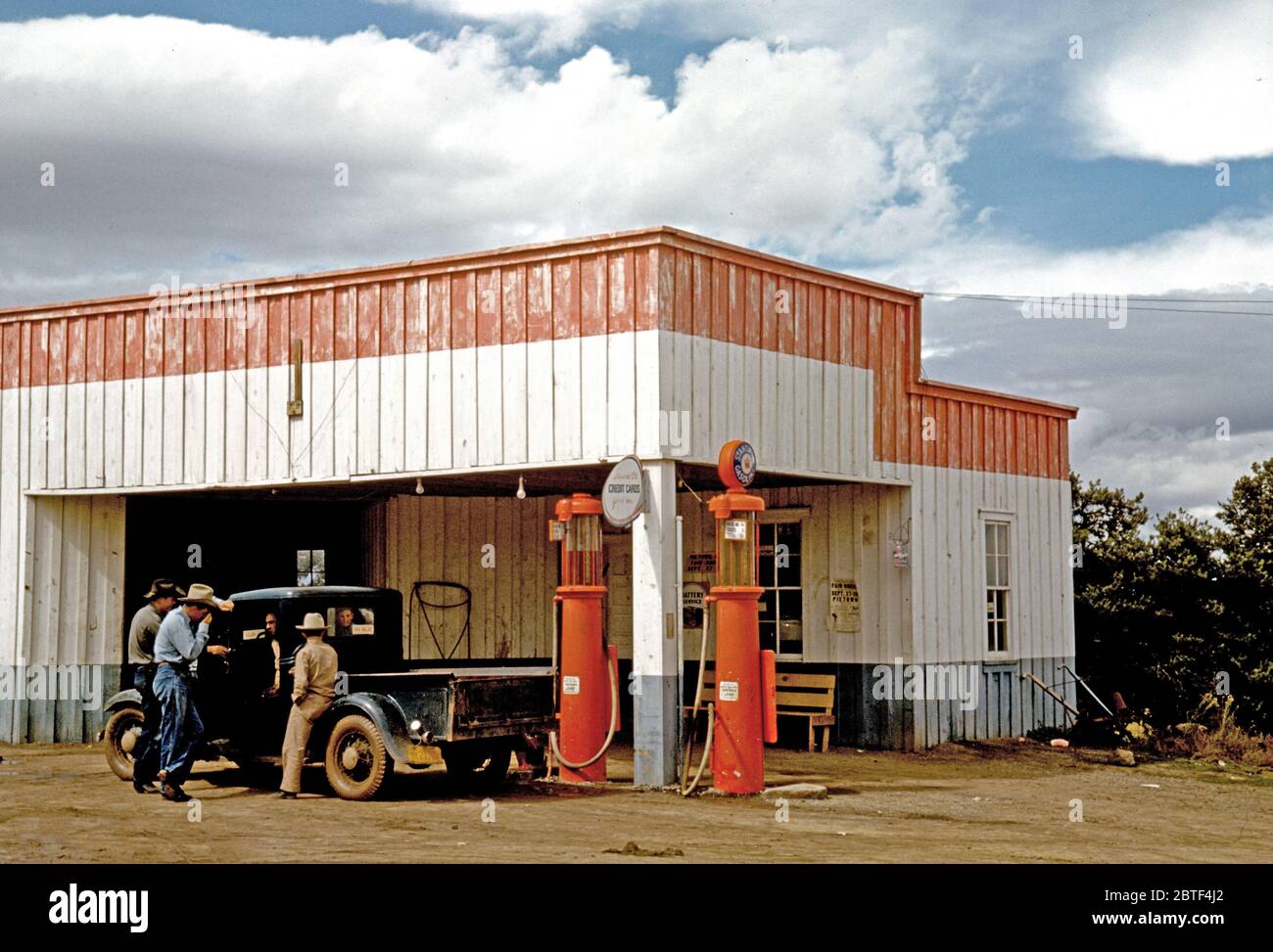 Gas station and garage at Pie Town, New Mexico October 1940 Stock Photo ...