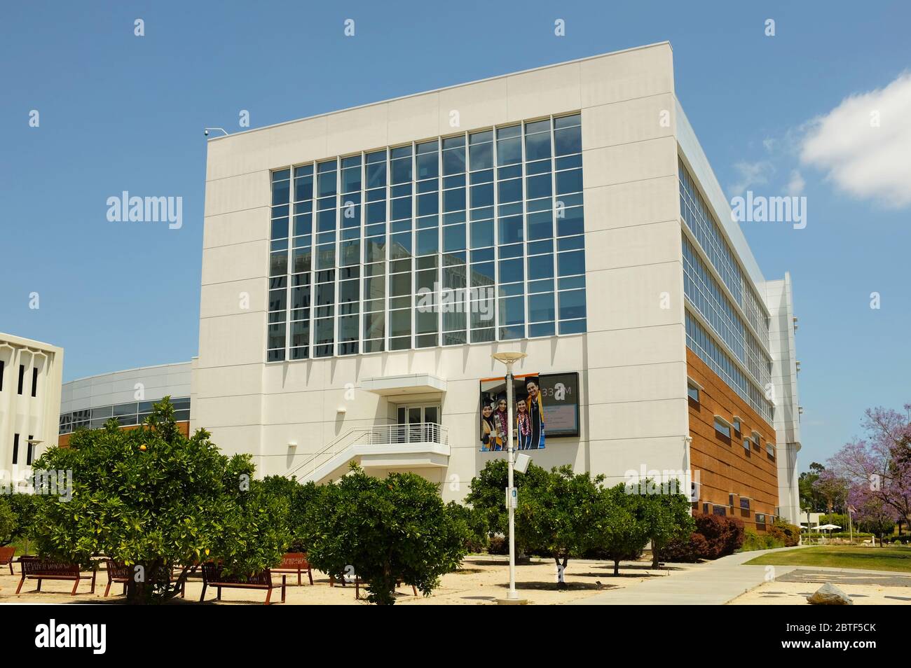 University grove hi-res stock photography and images - Alamy