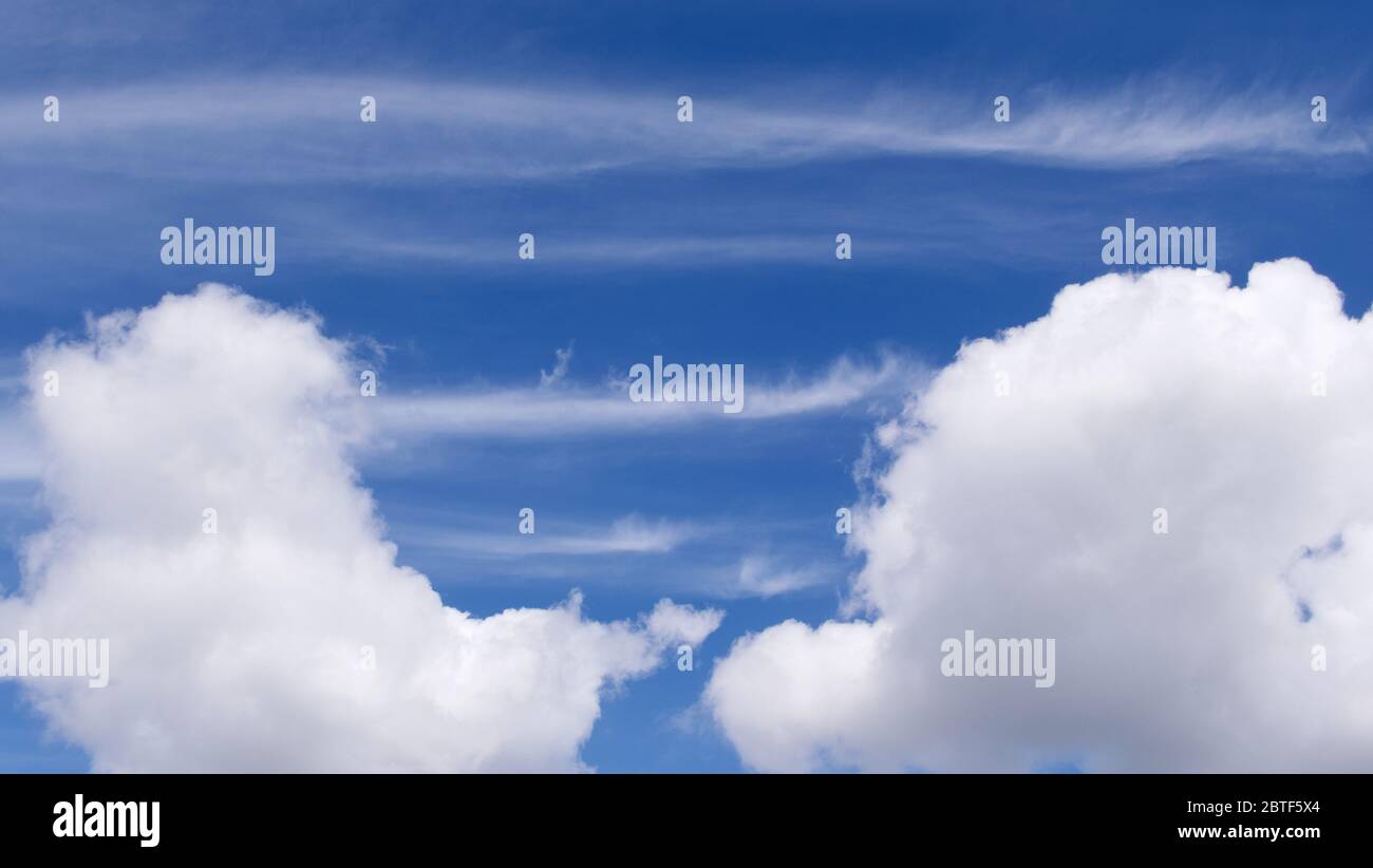 Unusual cloudy sky hi-res stock photography and images - Alamy