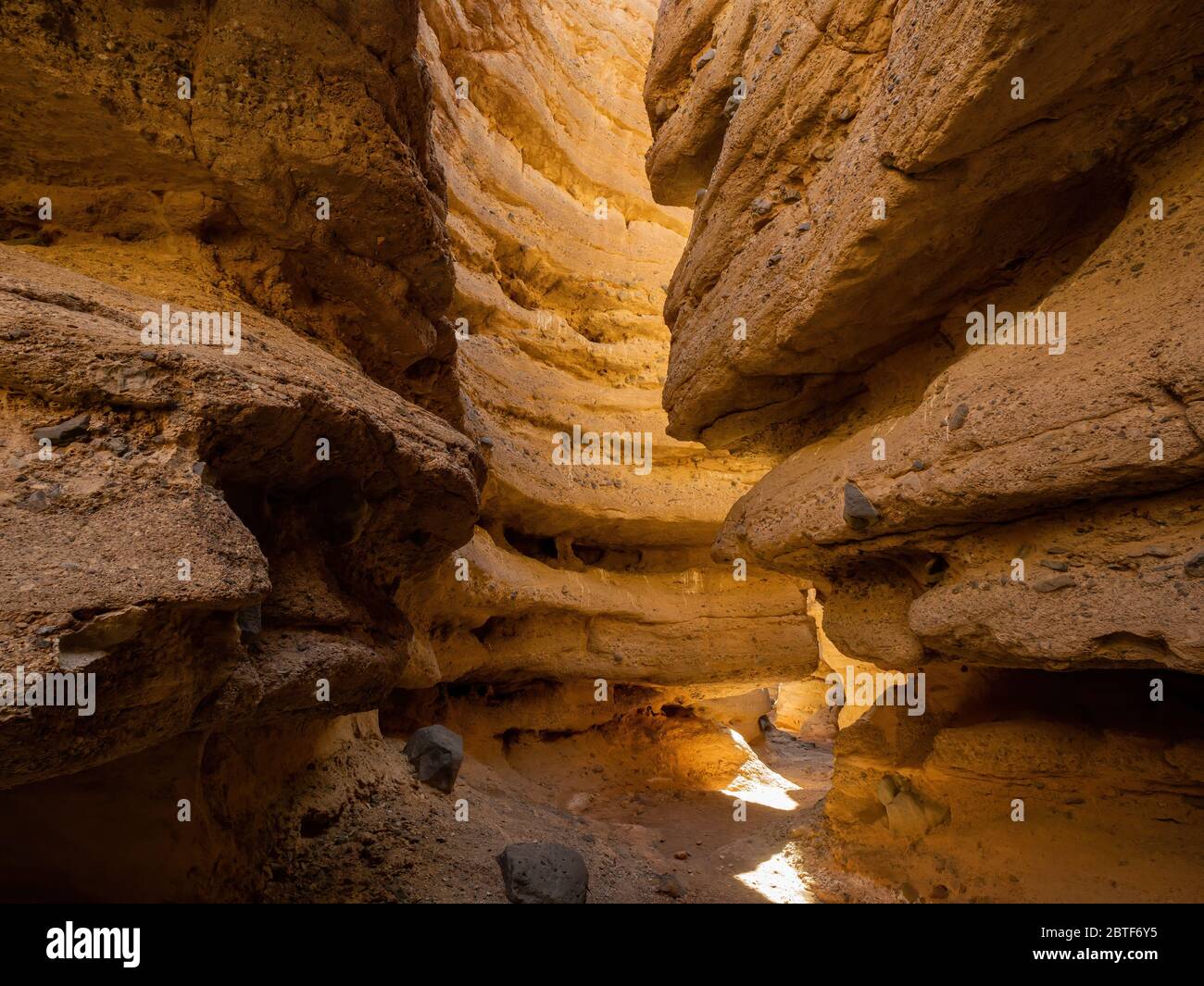 Beautiful along the famous White Owl Canyon trail at Lake Mead, Nevada ...