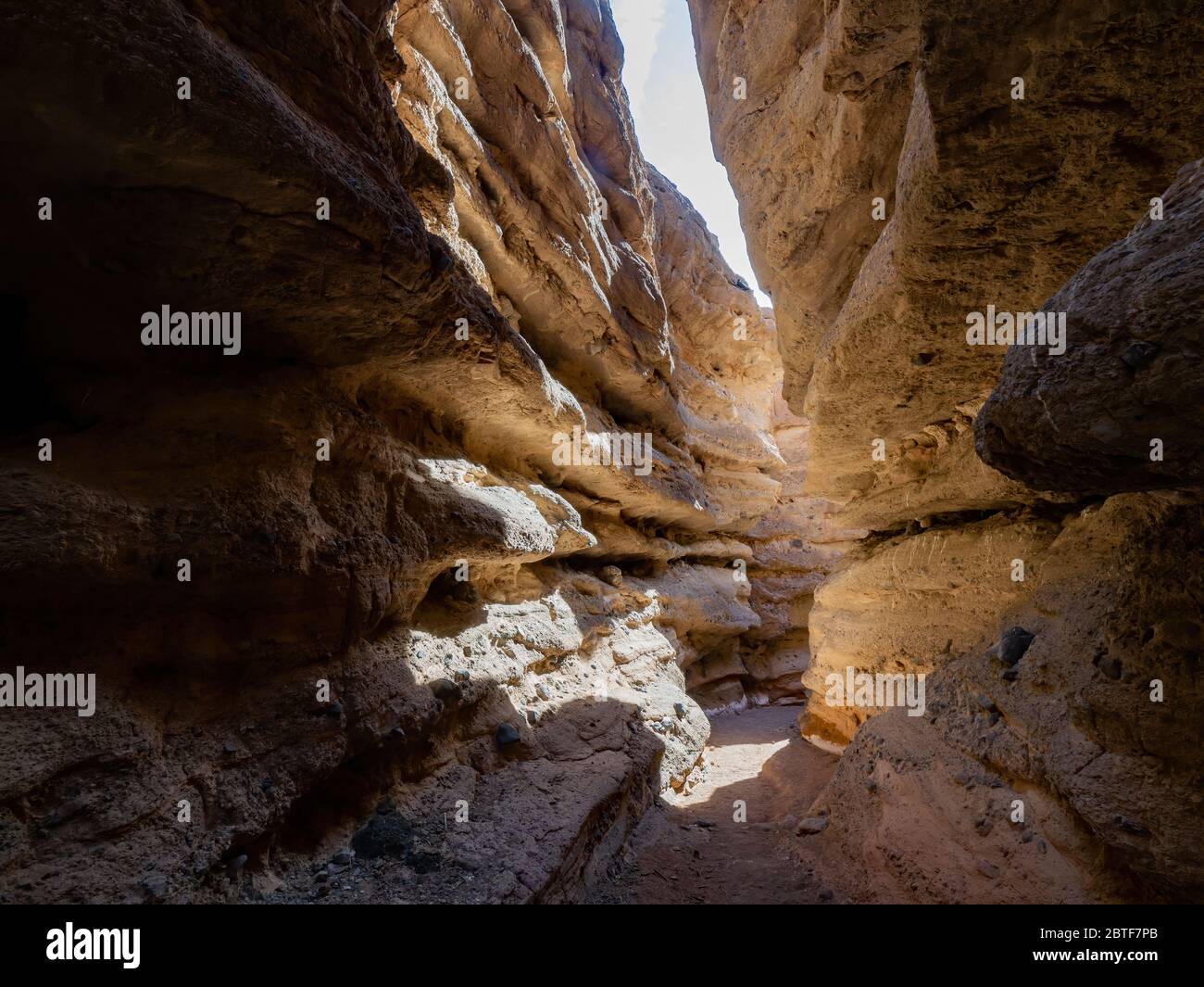Beautiful along the famous White Owl Canyon trail at Lake Mead, Nevada ...