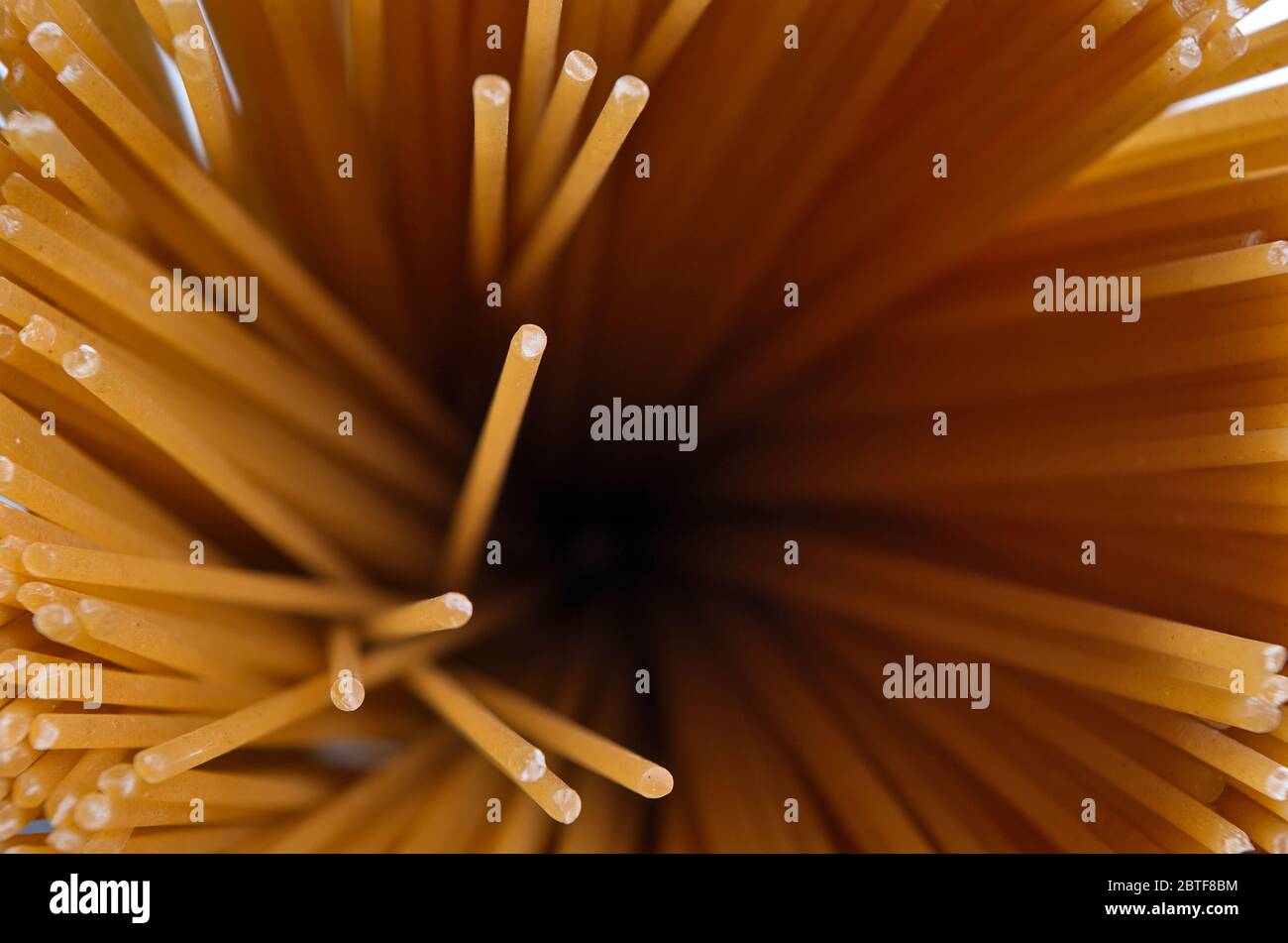 Spaghetti raw hi-res stock photography and images - Alamy