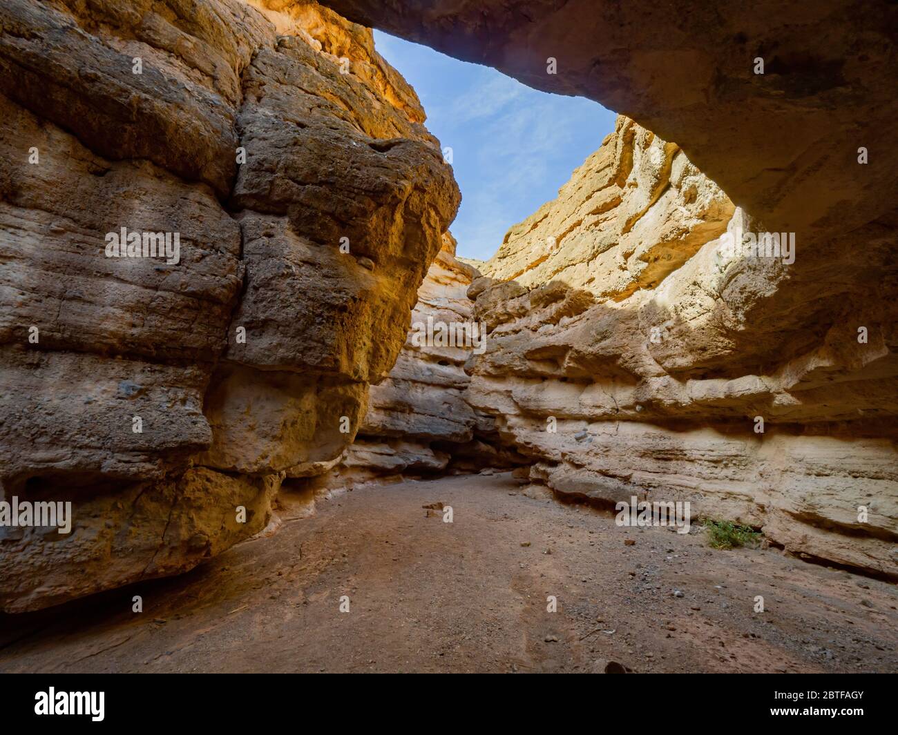 Beautiful along the famous White Owl Canyon trail at Lake Mead, Nevada ...
