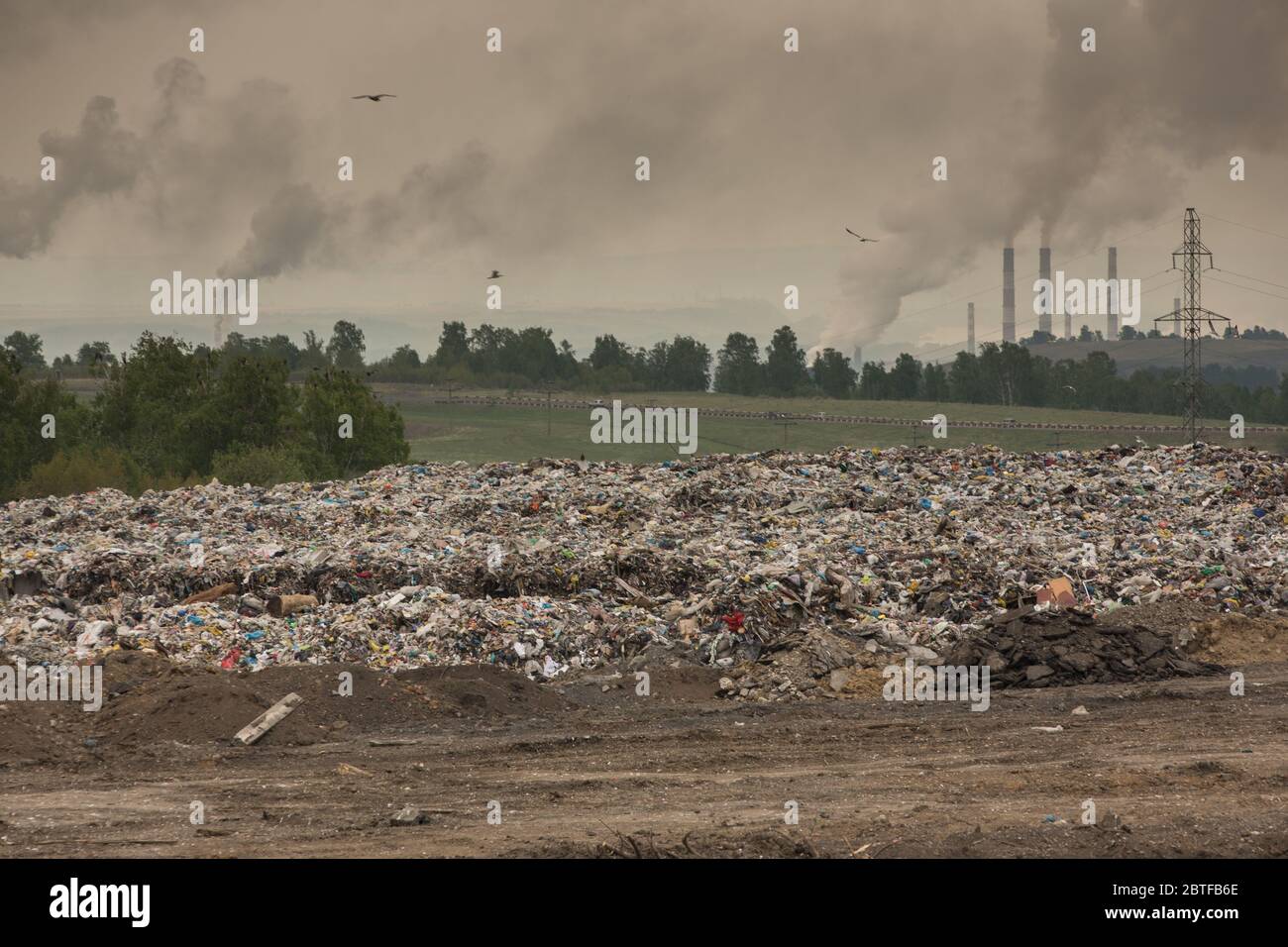 Garbage dump outside city hi-res stock photography and images - Alamy