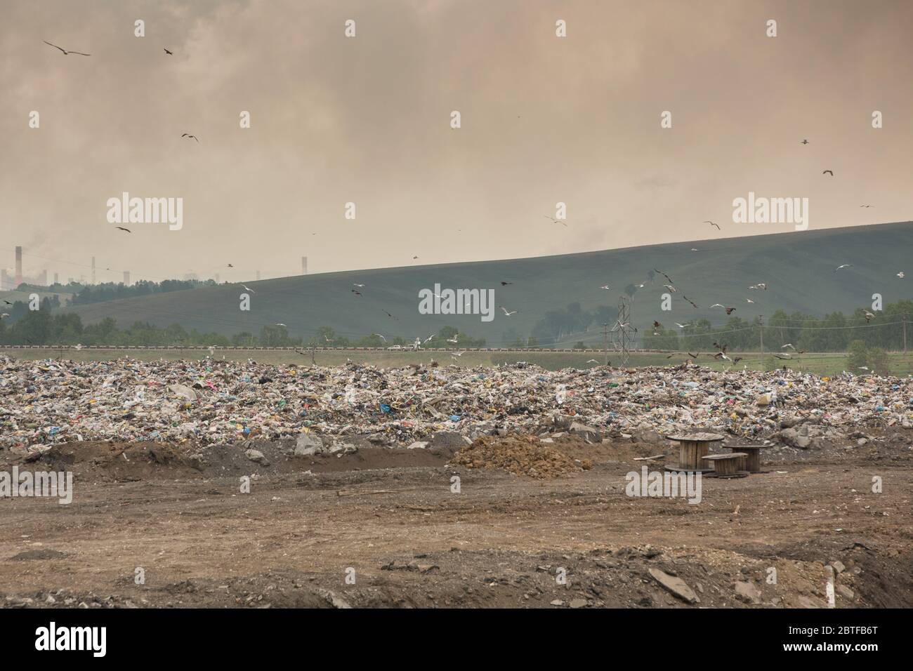 Garbage dump outside city hi-res stock photography and images - Alamy