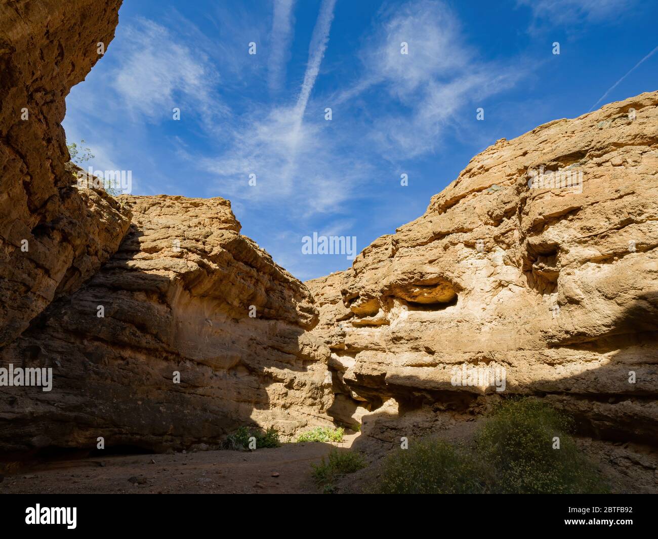 Beautiful along the famous White Owl Canyon trail at Lake Mead, Nevada ...