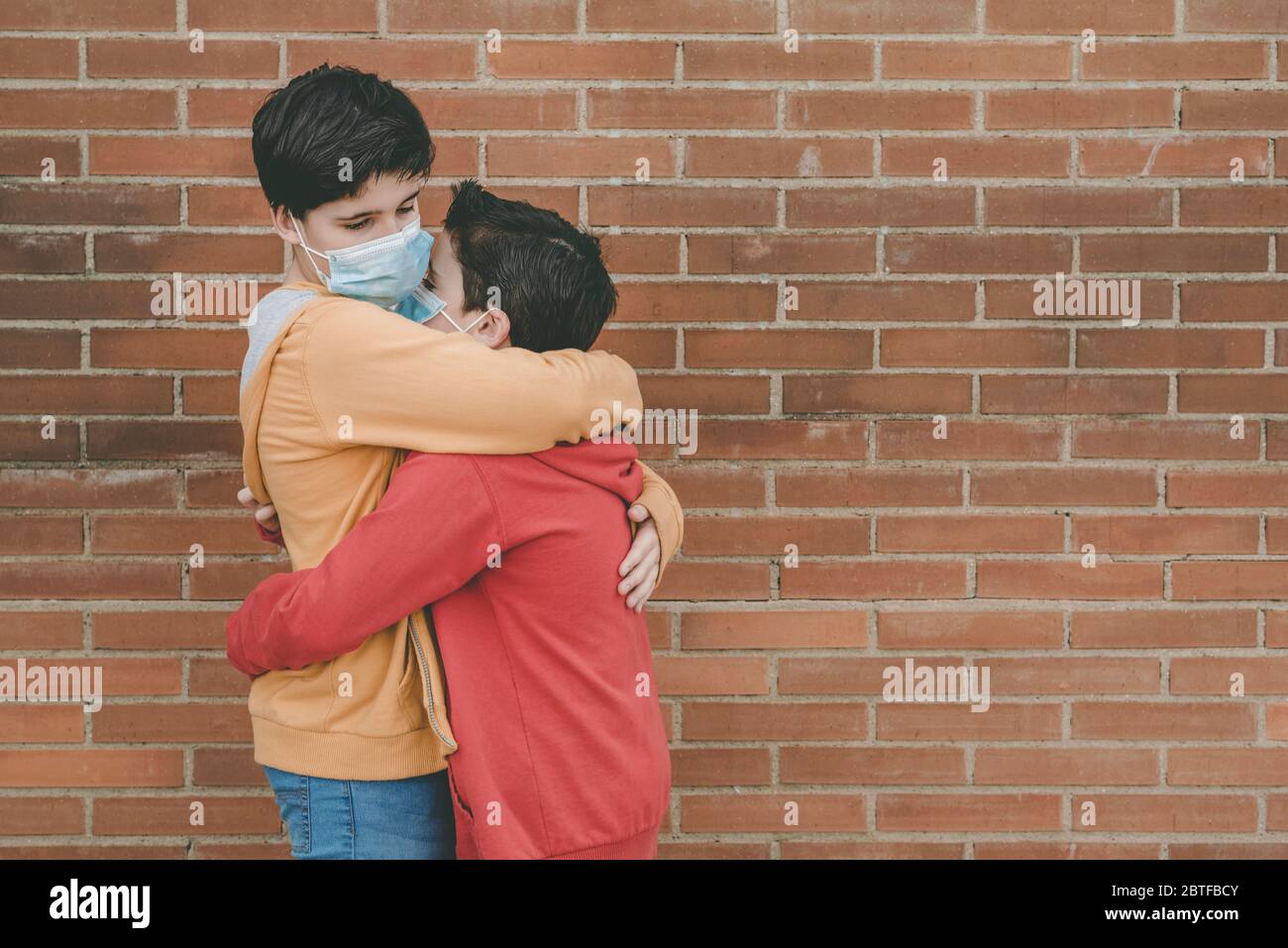 Kids hospital friends family hi-res stock photography and images - Alamy