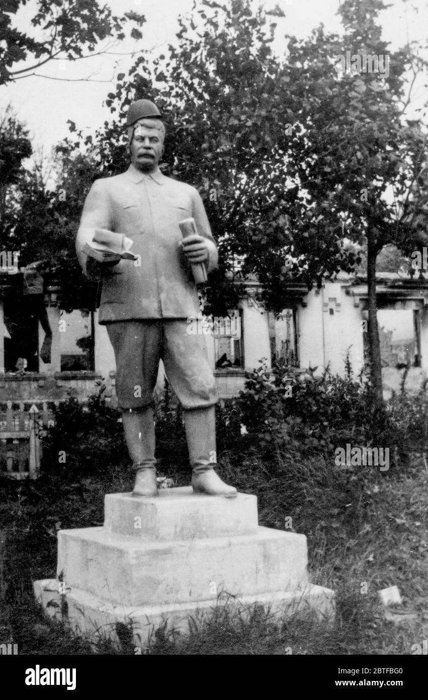 Stalin monument at Roslavl Operation Barbarossa - German Invasion of ...