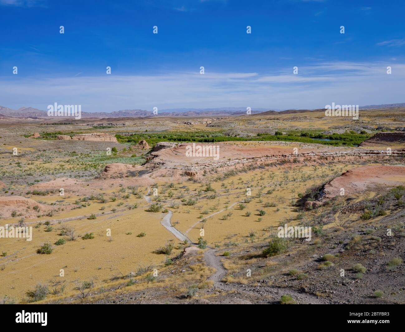 Beautiful along the famous White Owl Canyon trail at Lake Mead, Nevada ...