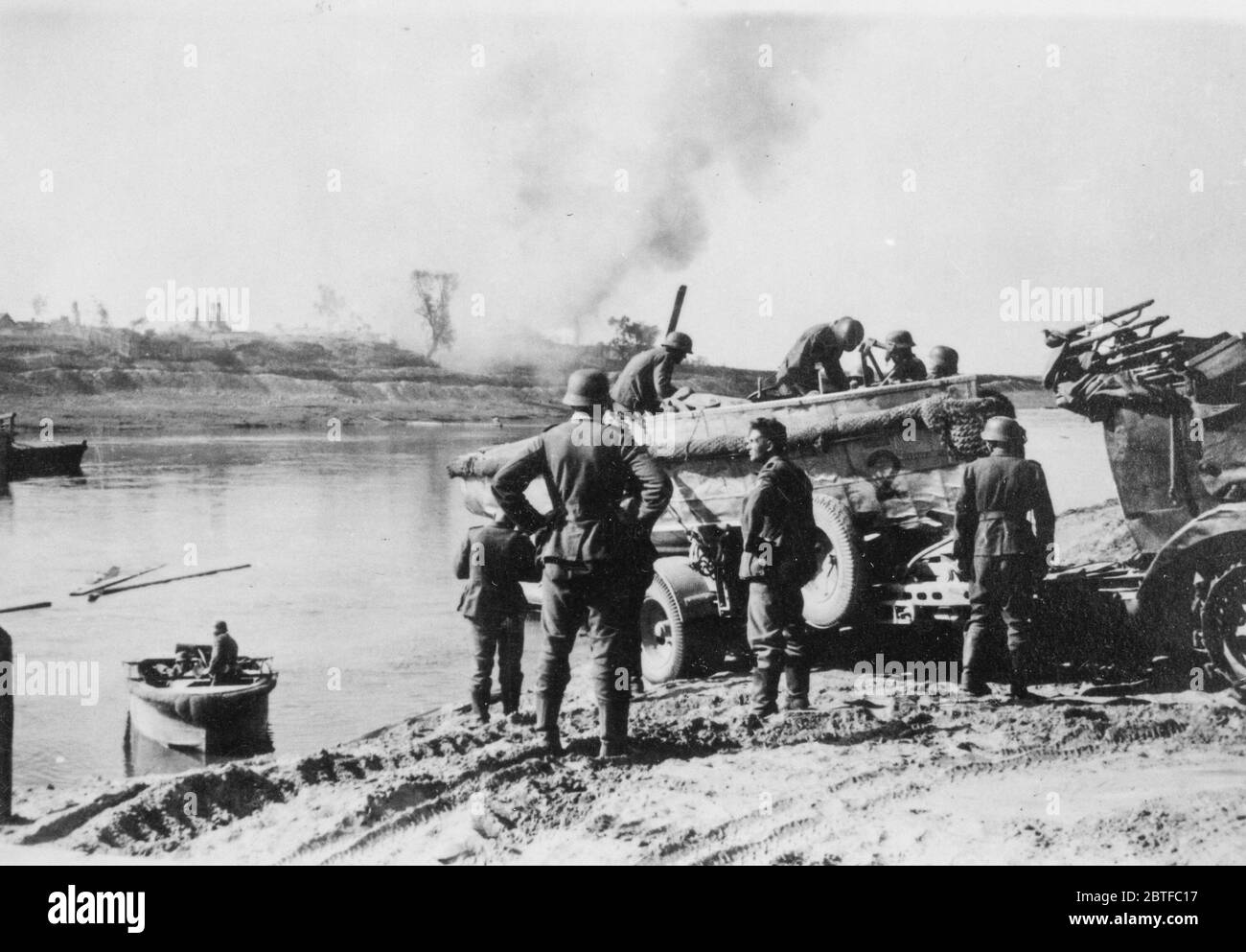 Burning down the town of Kogys Operation Barbarossa - German Invasion ...
