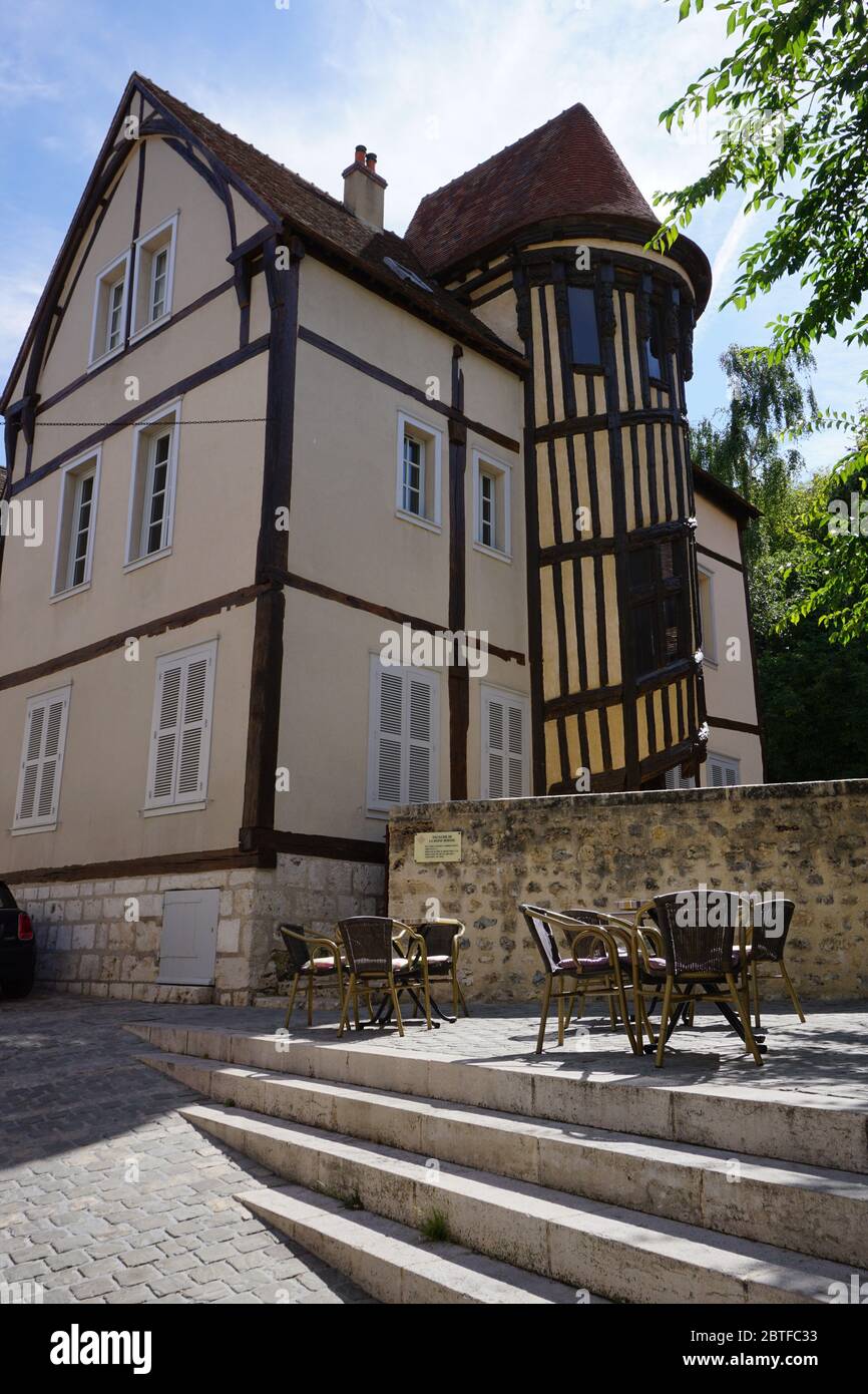 old architectural building in Chartres, France Stock Photo - Alamy