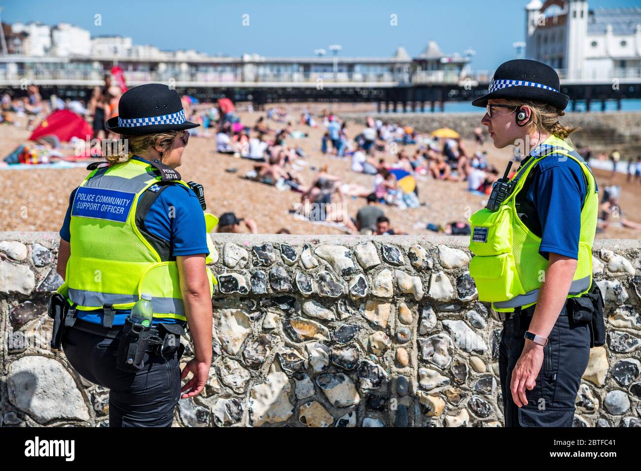 Brighton police officers hi-res stock photography and images - Alamy