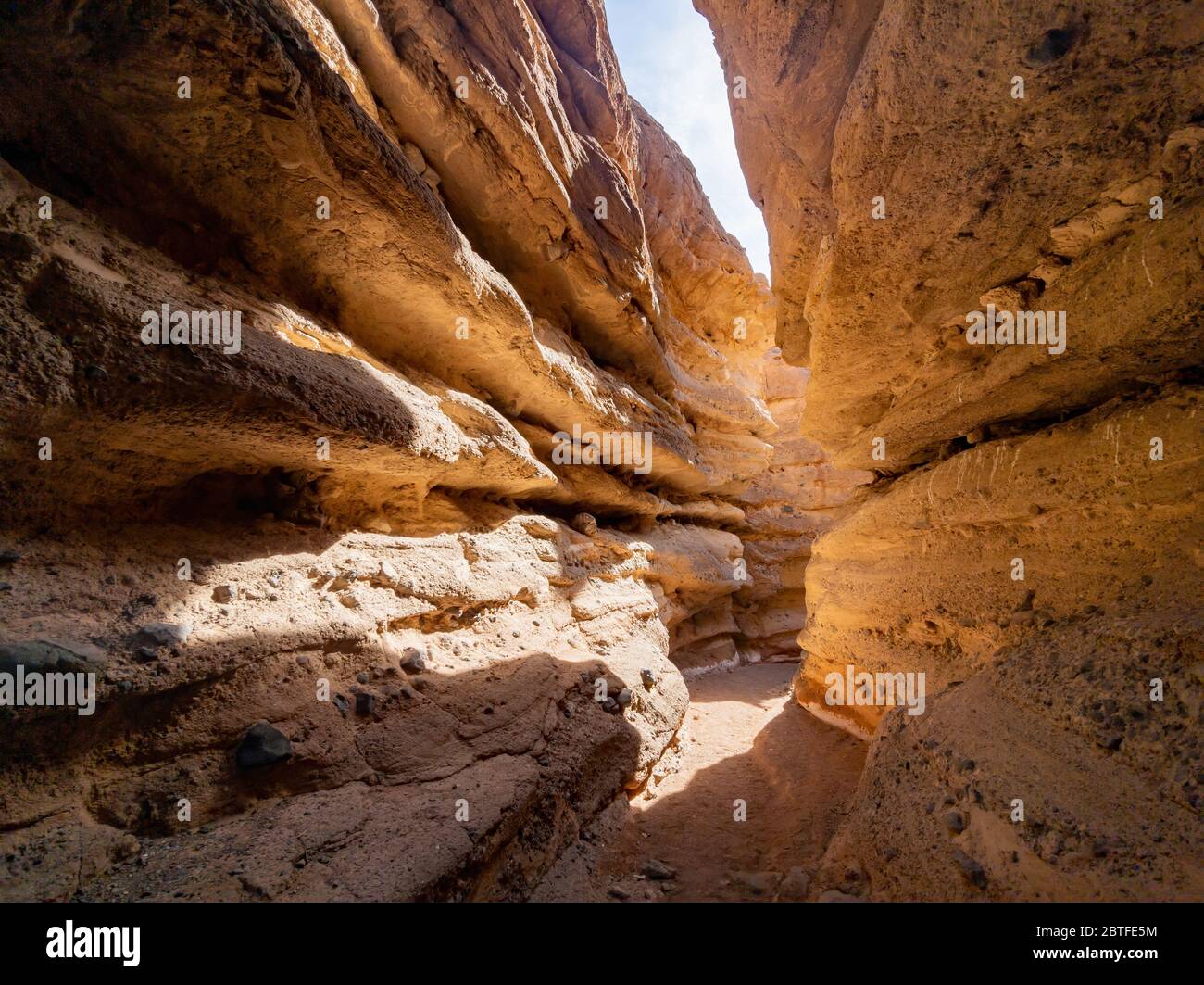 Beautiful along the famous White Owl Canyon trail at Lake Mead, Nevada ...