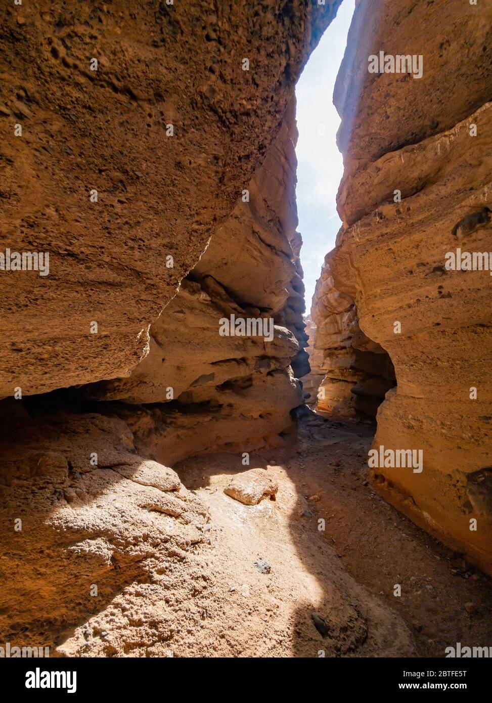 Beautiful along the famous White Owl Canyon trail at Lake Mead, Nevada ...