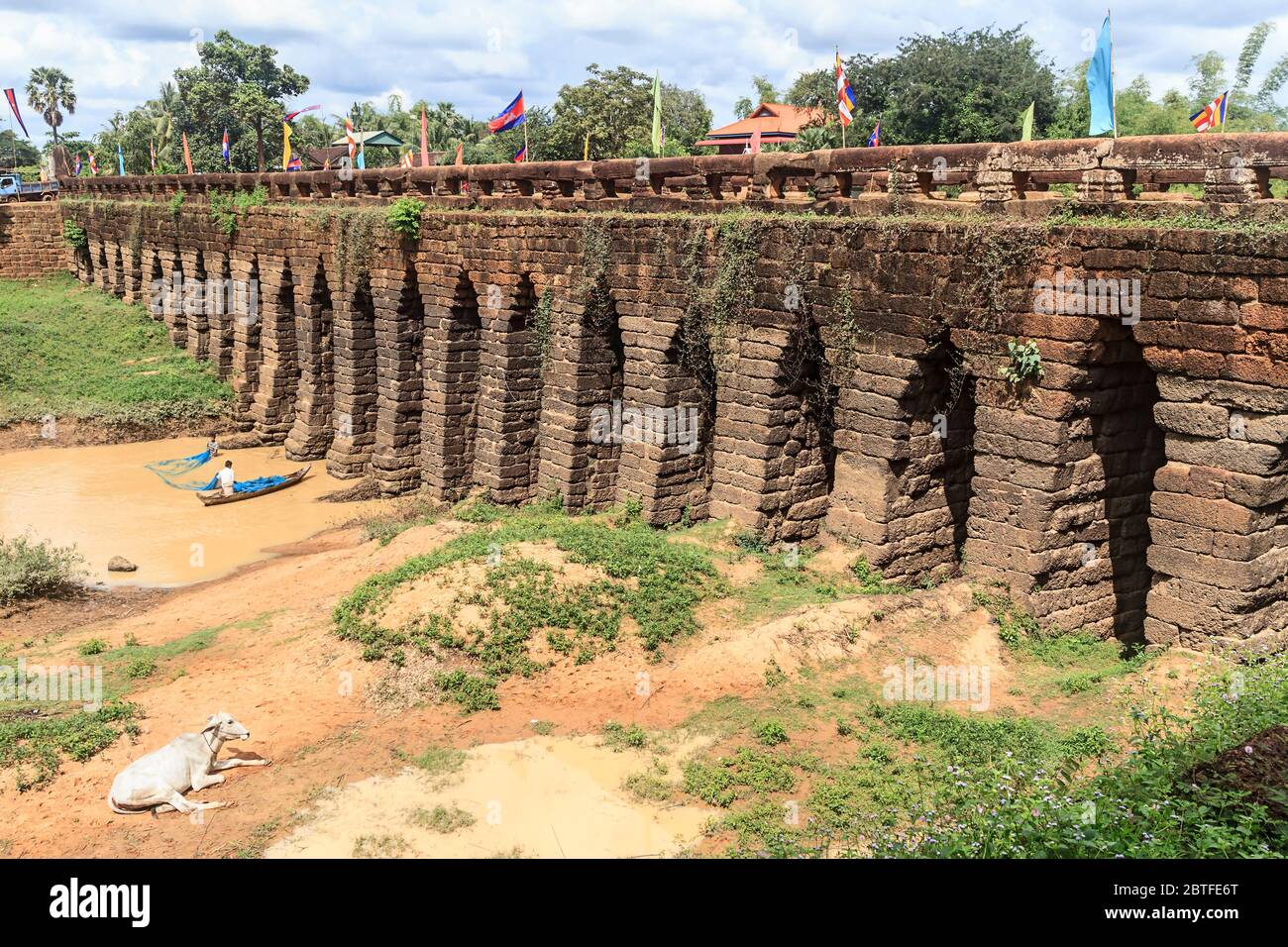 Twelfth century bridge, known as the Ancient Bridge or Spean Praptos ...