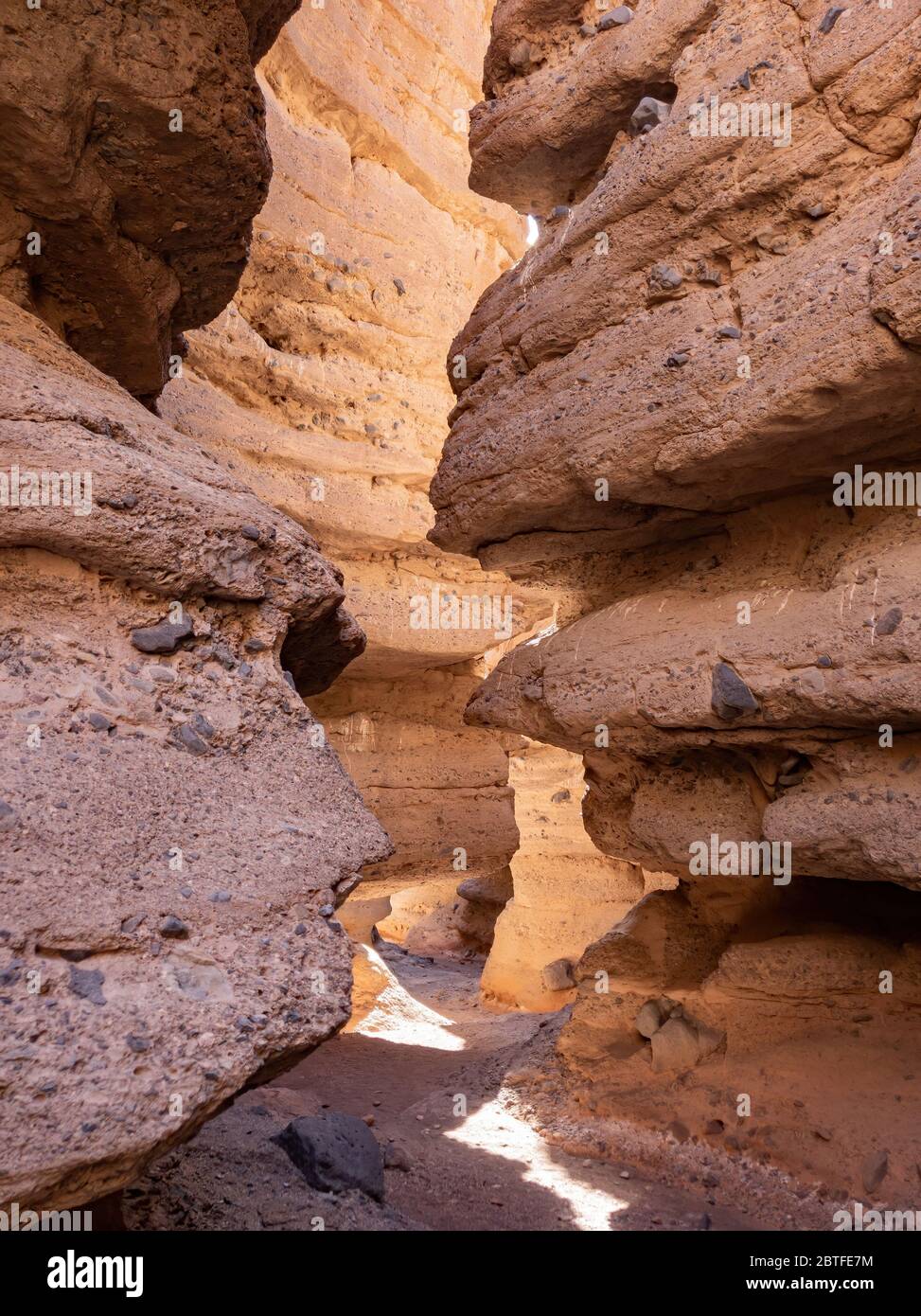 Beautiful along the famous White Owl Canyon trail at Lake Mead, Nevada ...