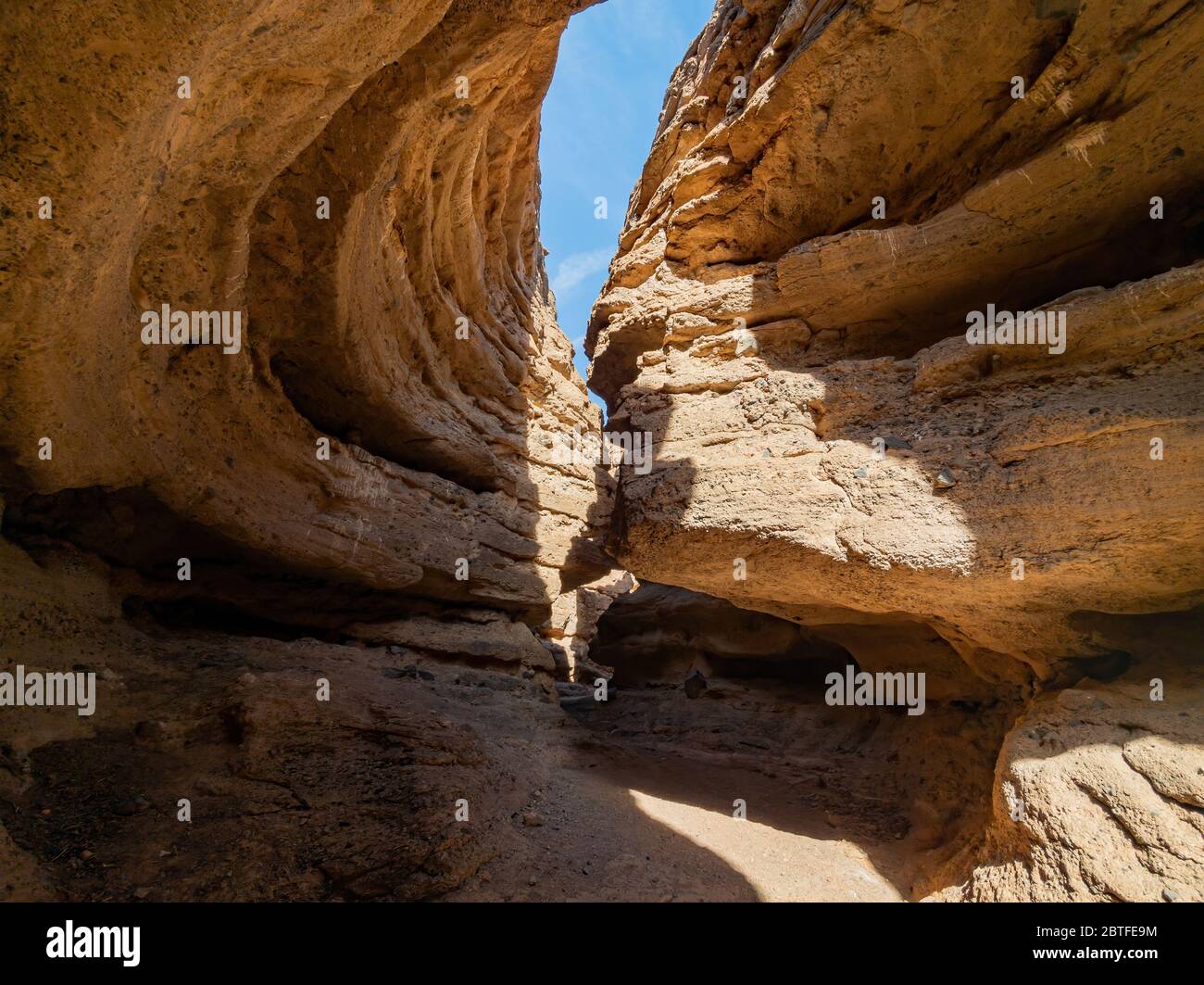 Beautiful along the famous White Owl Canyon trail at Lake Mead, Nevada ...