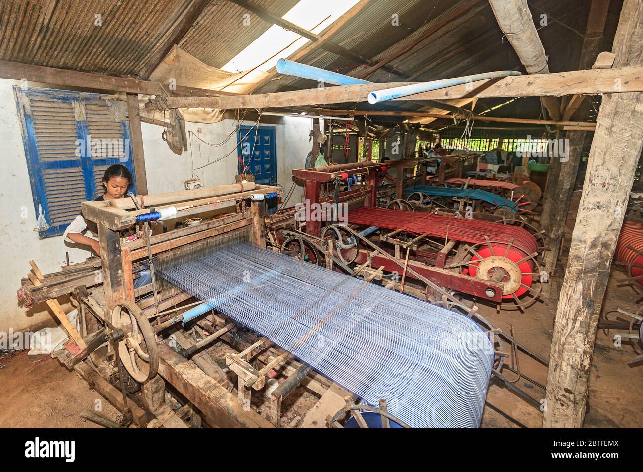 Mechanical weaving loom hi-res stock photography and images - Alamy