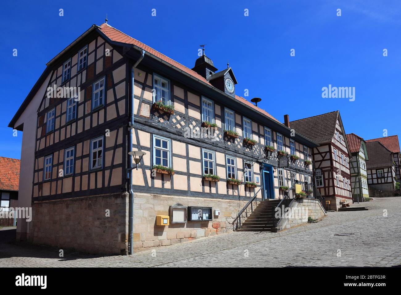 Smallest town hall building hi-res stock photography and images - Alamy