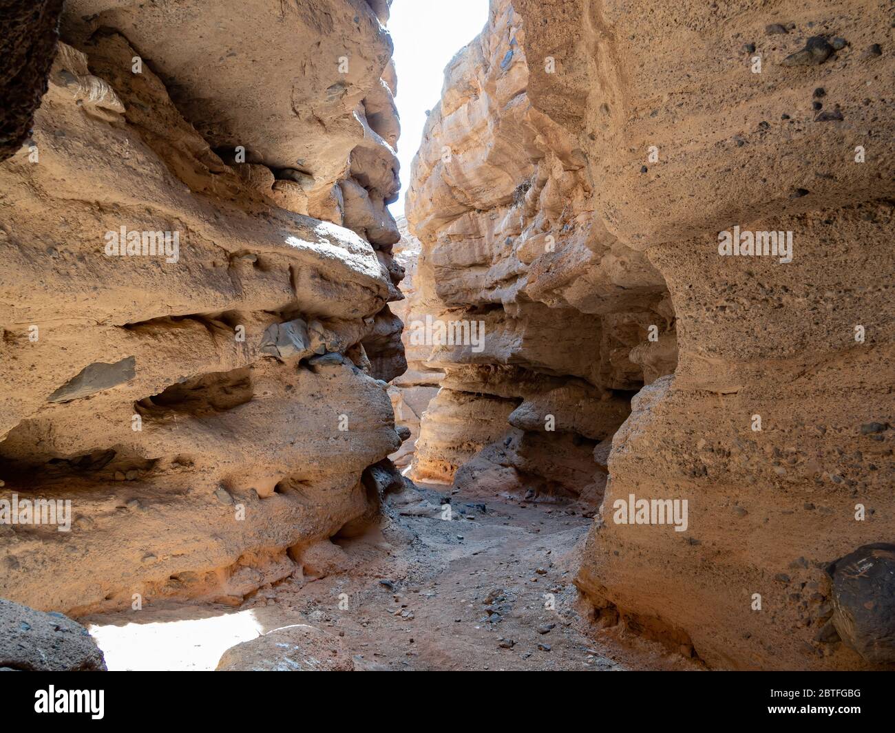 Beautiful along the famous White Owl Canyon trail at Lake Mead, Nevada ...
