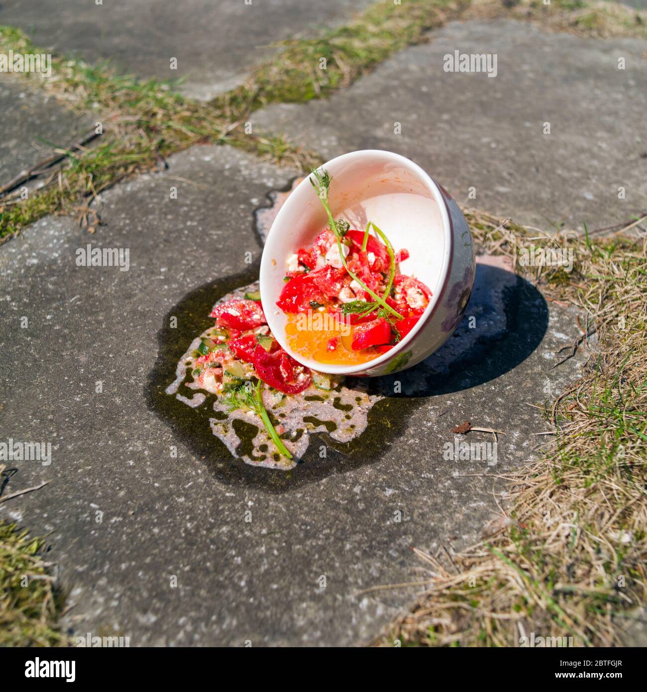 Dropped bowl hi-res stock photography and images - Alamy