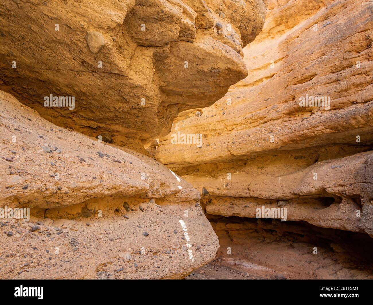 Beautiful along the famous White Owl Canyon trail at Lake Mead, Nevada ...