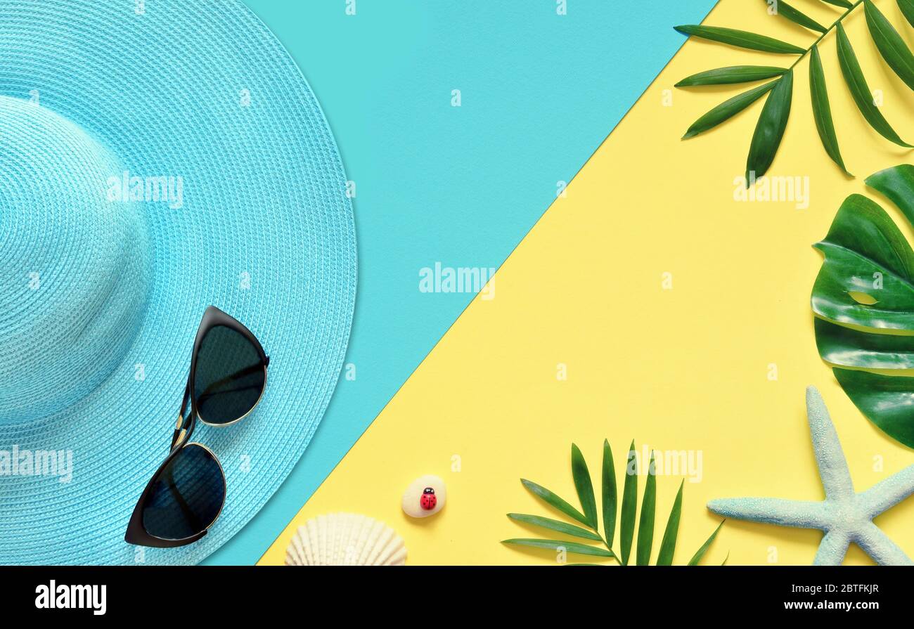 Flat lay beach hi-res stock photography and images - Alamy