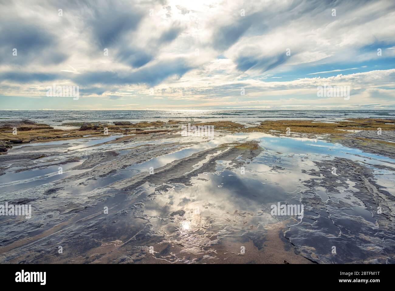 Coastal scene on a winter afternoon from Sunset Cliffs Natural Park ...