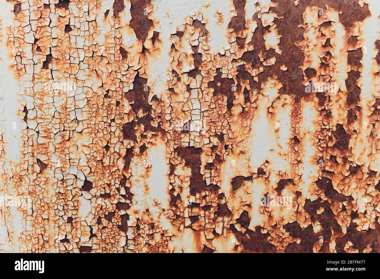 Steel walkway mats sprayed red rust.Iron surface rust Stock Photo - Alamy