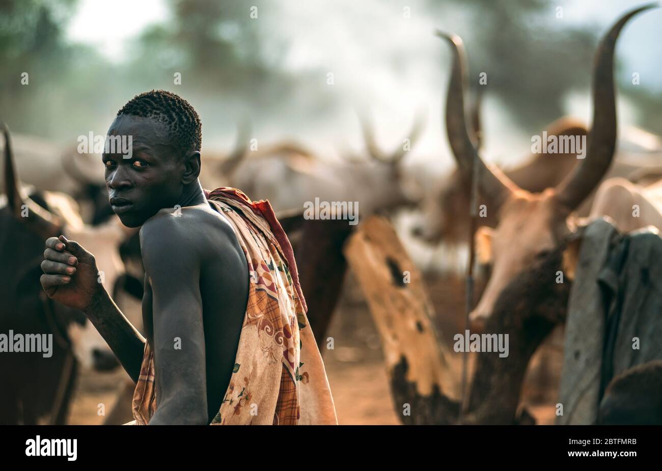 MUNDARI TRIBE, SOUTH SUDAN - MARCH 11, 2020: Man in traditional garment ...