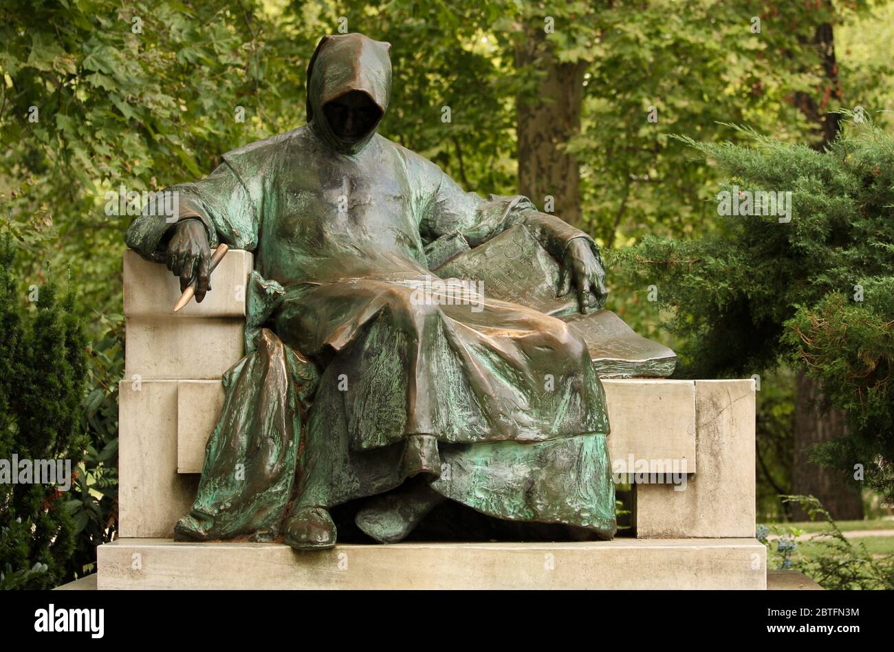 Hooded Figure High Resolution Stock Photography and Images - Alamy