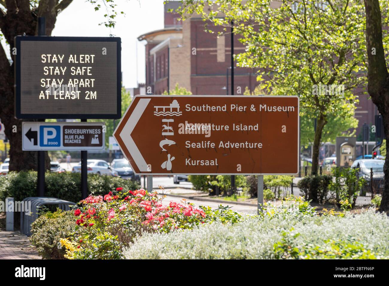 Stay alert sign hi-res stock photography and images - Alamy