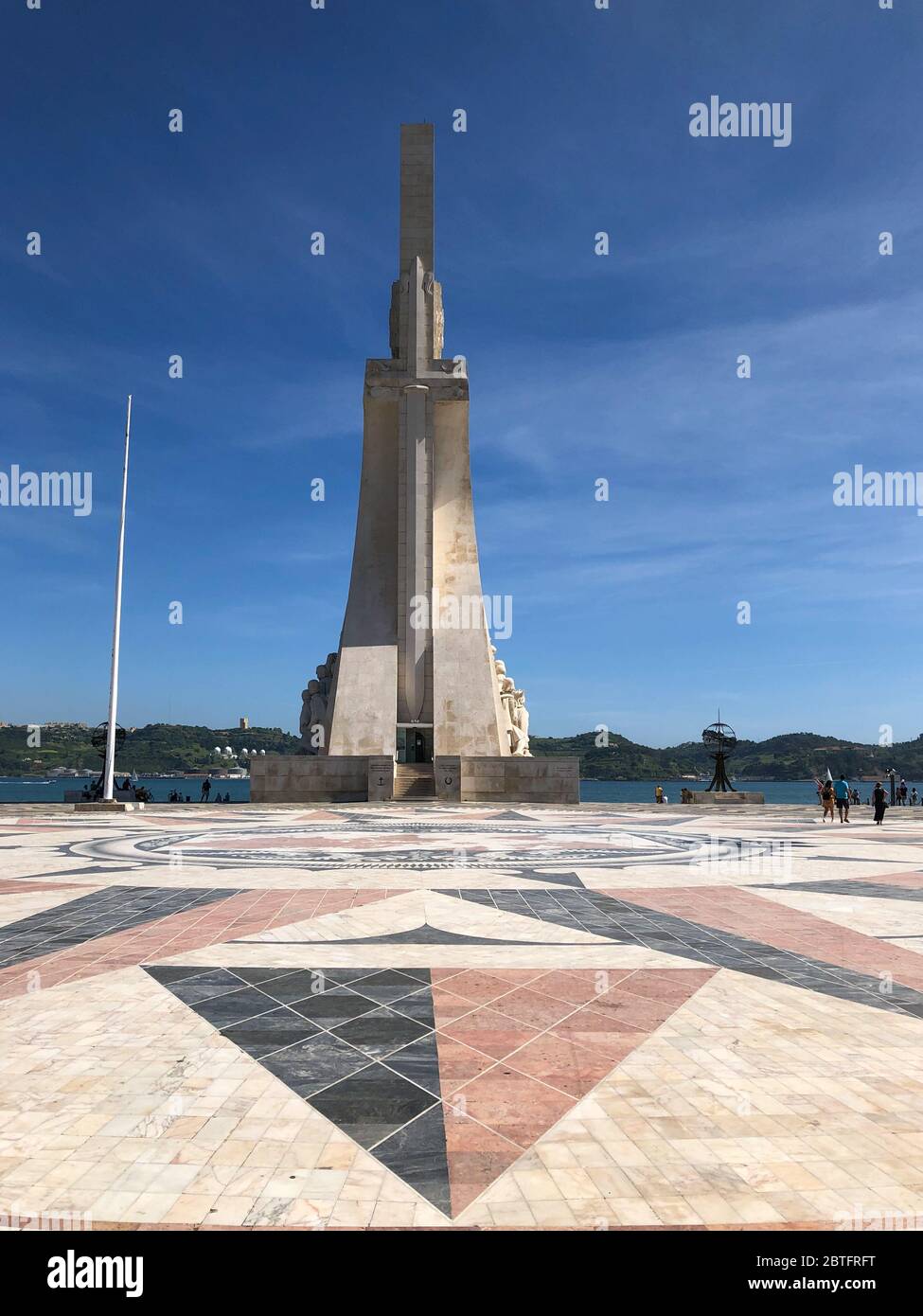 Discoveries monument padrao dos descobrimentos hi-res stock photography ...