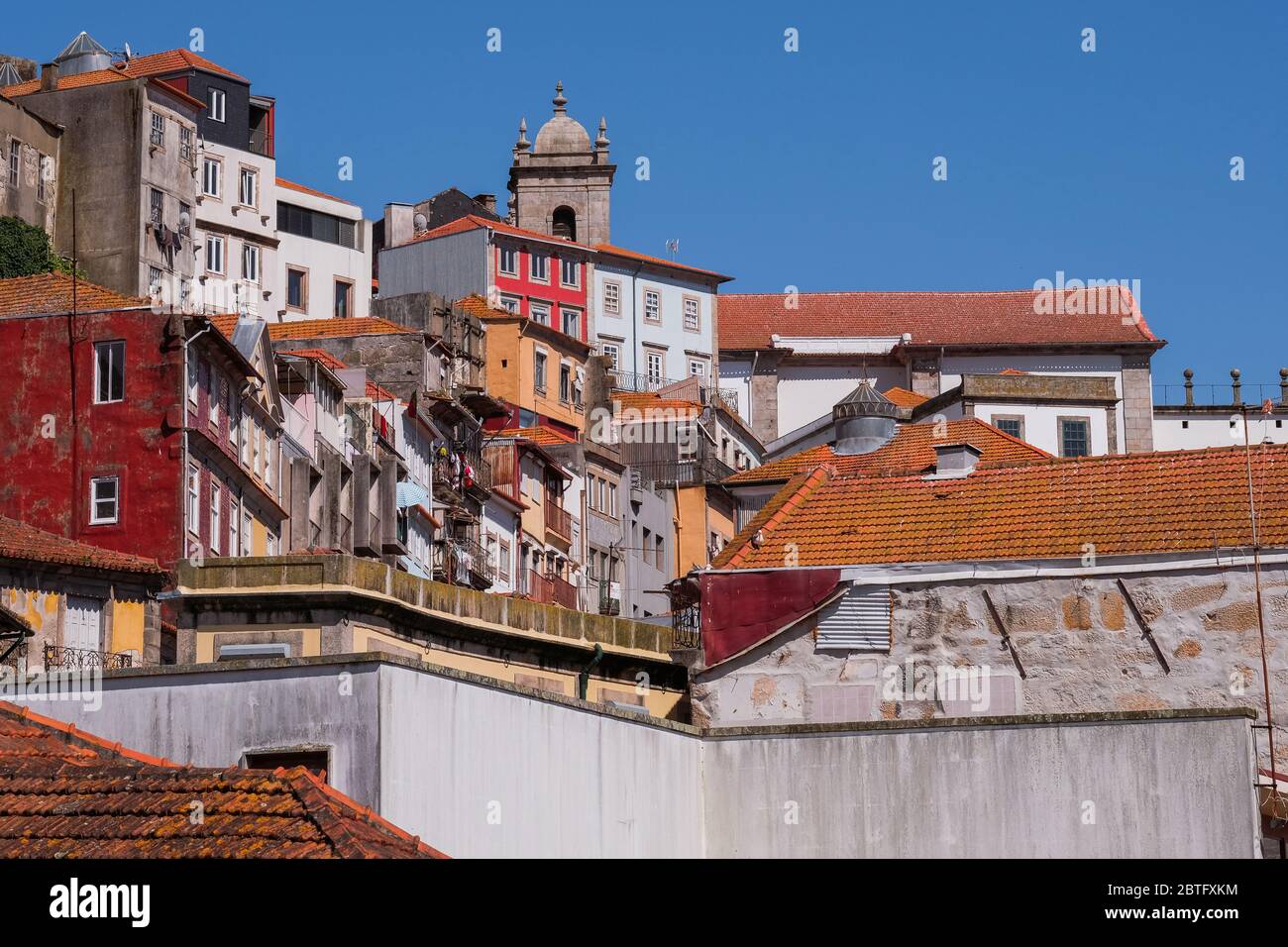 Porto traditional house hi-res stock photography and images - Alamy