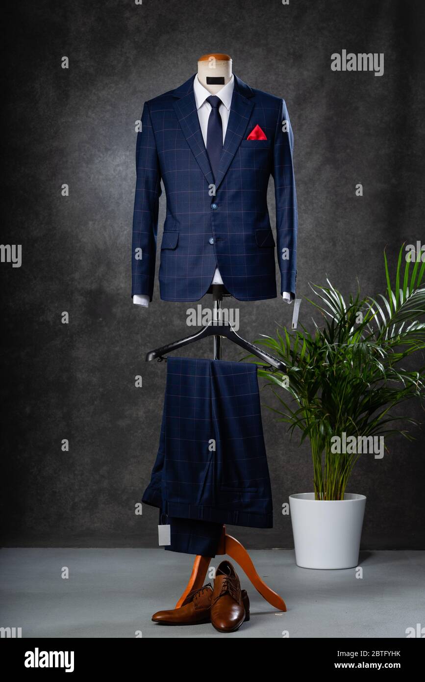Male suit on dummy Stock Photo - Alamy