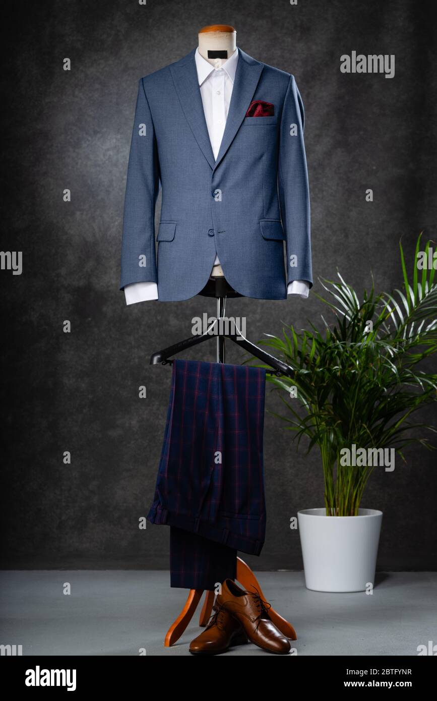 Male suit on dummy Stock Photo - Alamy