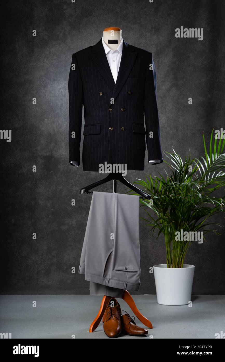 Male suit on dummy Stock Photo - Alamy