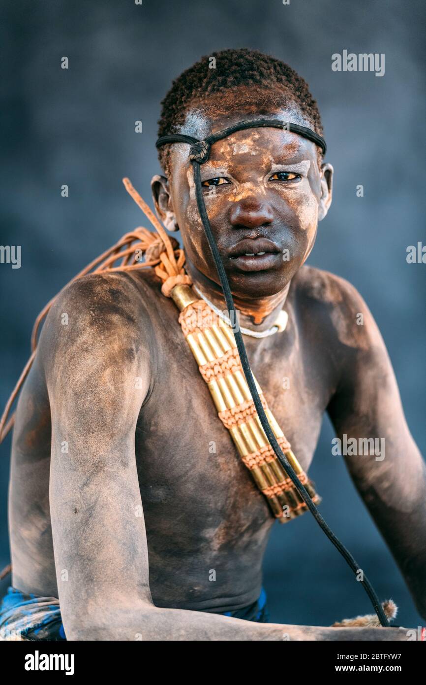 Mundari Tribe High Resolution Stock Photography and Images - Alamy