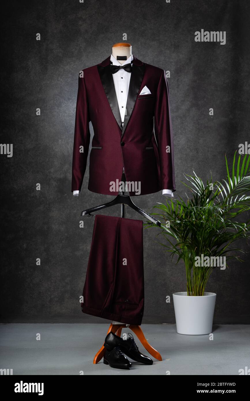 male tuxedo on a mannequin Stock Photo - Alamy