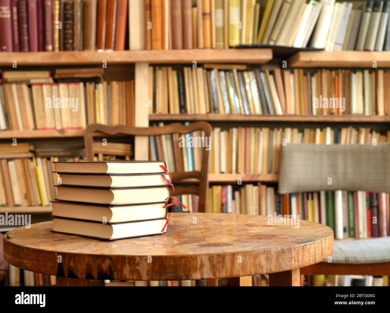 many books inside a room Stock Photo - Alamy
