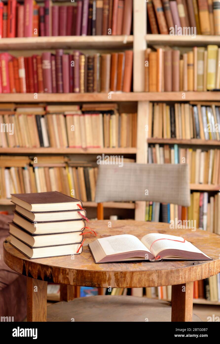 Reading room with many books Stock Photo - Alamy