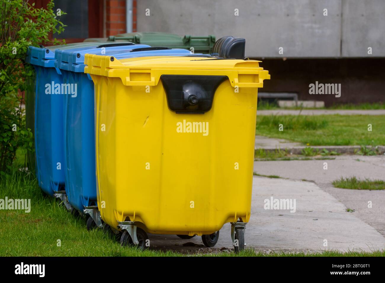 Sorting containers hi-res stock photography and images - Alamy