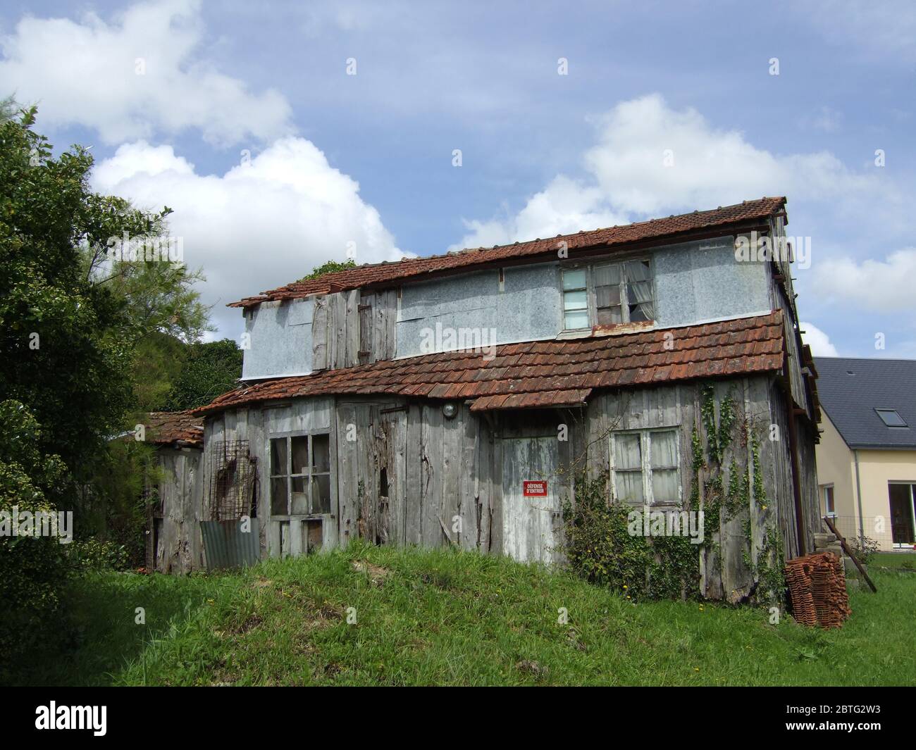 Derelict House, Carentan, France Stock Photo - Alamy